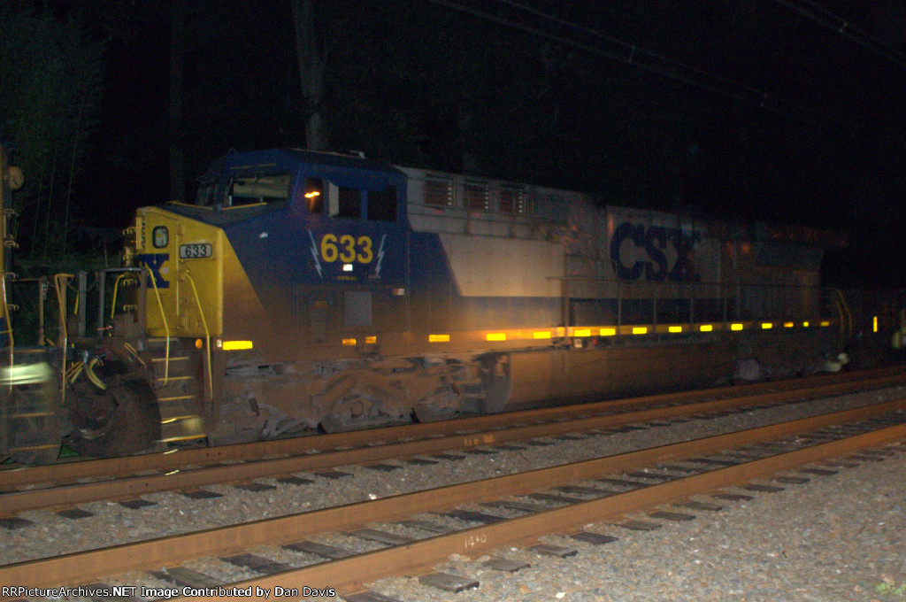 CSX AC60CW 633 trails on Q438-05